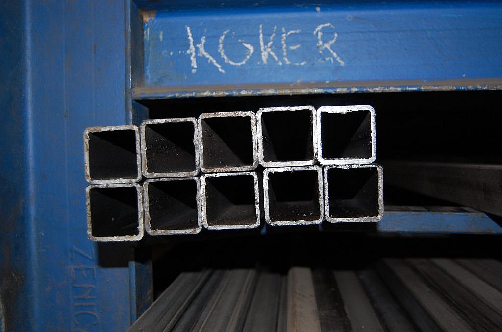 Knikbelasting van een koker - Visser Techniek